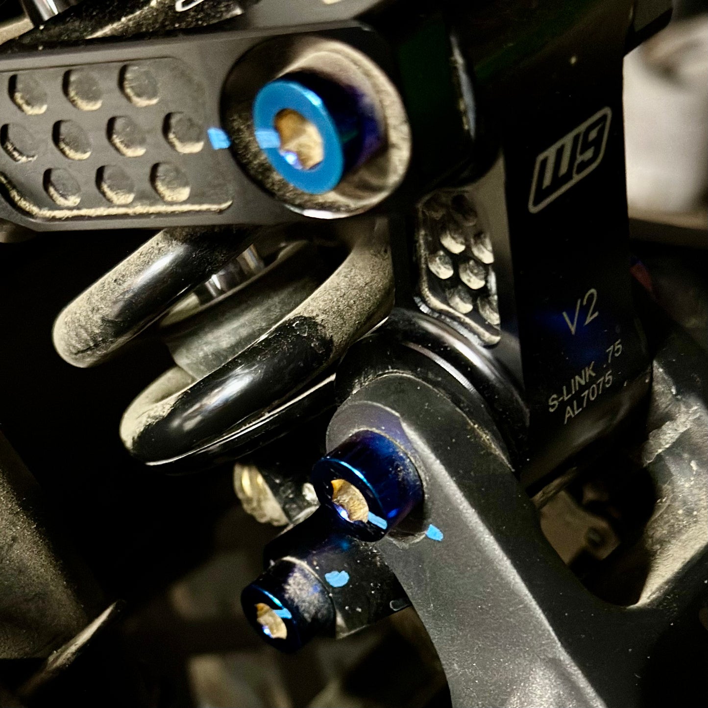 Surron Light Bee Linkage Bolt Kit by Warp 9 – Elektrisches Racing