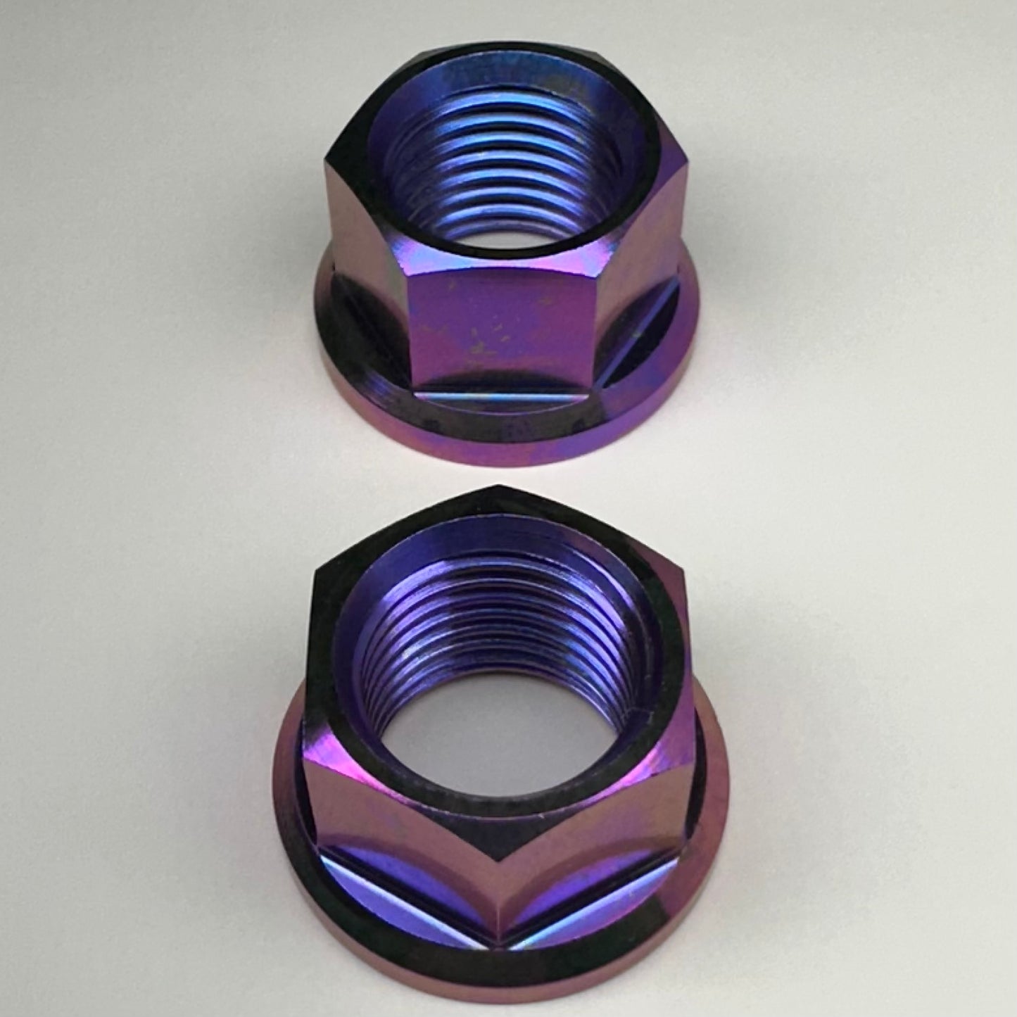 Surron titanium rear axle nut – Elektrisches Racing